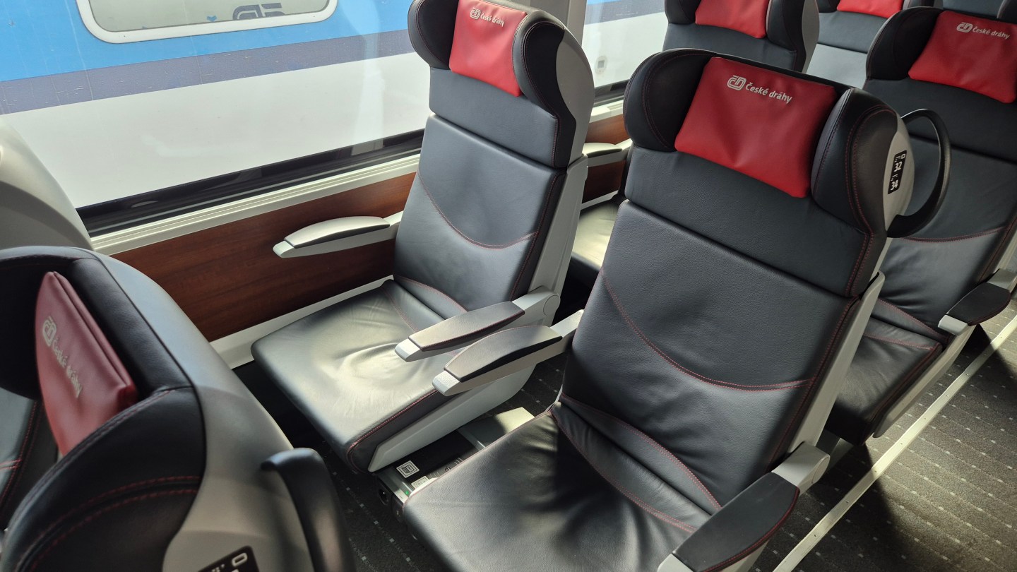 DRE-PRG České dráhy EuroCity ‘Berliner’ – 1st Class – Flights & Times